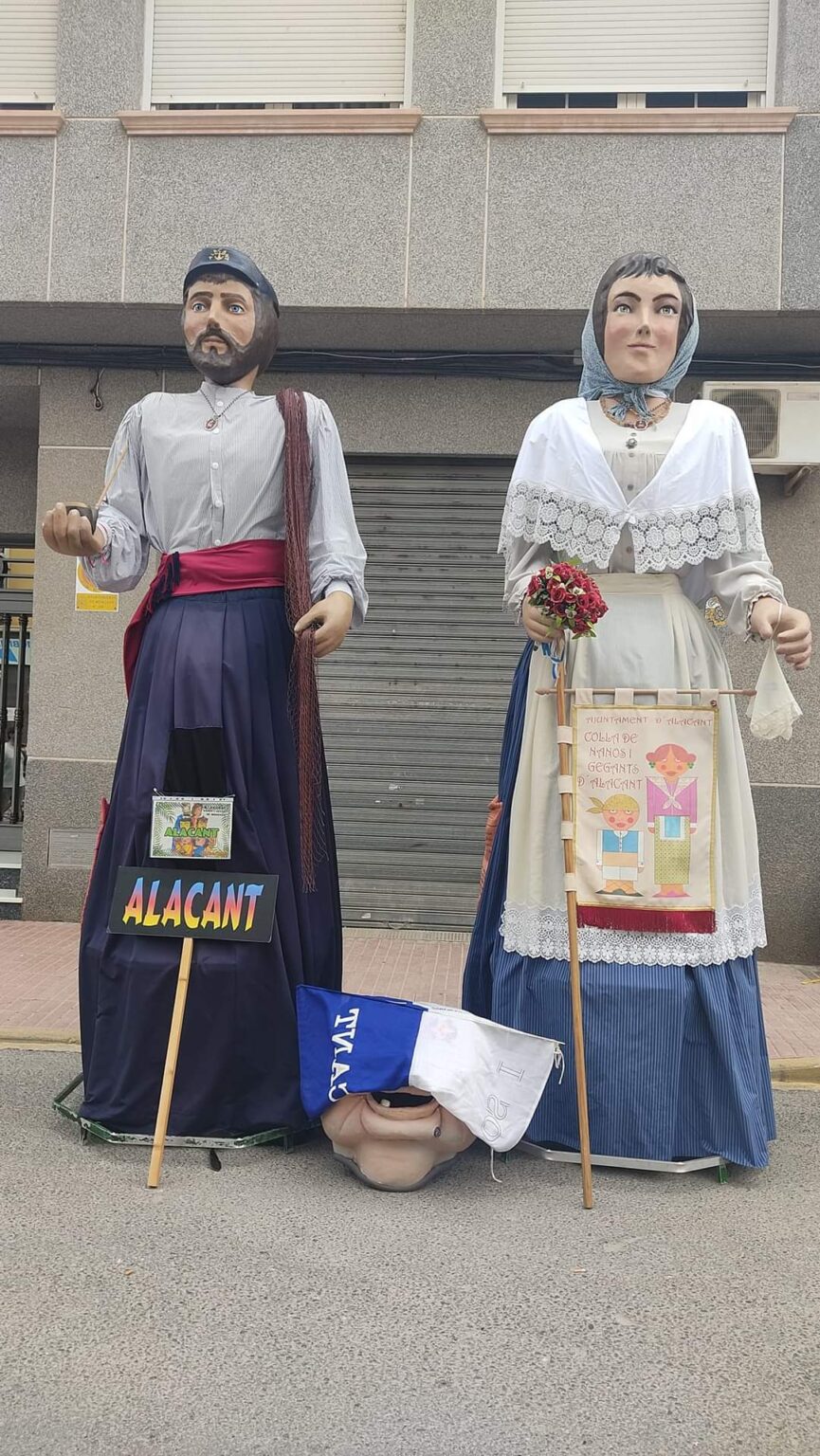 Monóvar acogió una multitudinaria Trobada de Nanos i Gegants - Monòver.com